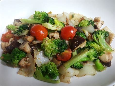 브로콜리 버섯볶음 아이들도 잘 먹어요~