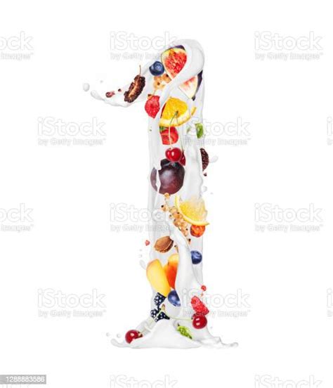 흰색 배경에 고립 된 과일과 열매로 우유 튀김으로 만든 1 번 과일에 대한 스톡 사진 및 기타 이미지 과일 다양 방울 Istock