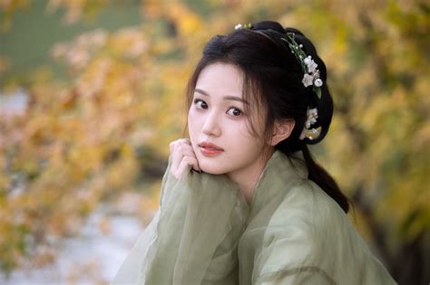 Shen Yujie 沈羽洁 Hanfu Photoshoot Shen Yujie More Photos Here Hanfu Photoshoot More Photos