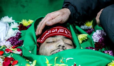 فیلم صحبت‌های پدر طلبه شهید مدافع امنیت حسن مختارزاده در وداع با