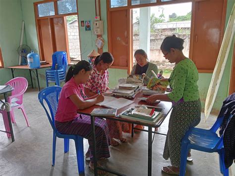 လဲချားတွင် ဌာနဆိုင်ရာရုံးများသို့ စာအုပ်၊ စာစောင်များ ကွင်းဆင်းငှားရမ်းပေး Information And