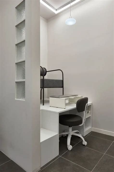 화이트톤 깔끔한 모던 미니멀 컨셉 7평 네일샵 인테리어 인천 계양구 계산동 화이트톤 깔끔한 모던 미니멀 컨셉 7평 네일샵 인테리어 인천 계양구 계산동