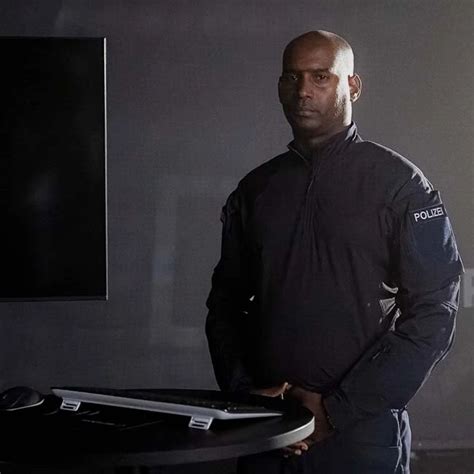 R E F E N S E System