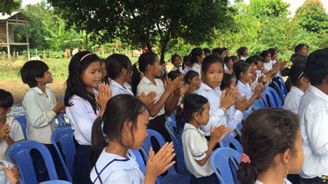 ឯកឧត្តម ទេសរដ្ឋមន្ត្រី អ៊ឹម ឈុនលឹមចុះជួបសំណេះសំណាលជាប្រជាពលរដ្ឋ និងលោកគ្រូ អ្នកគ្រូ