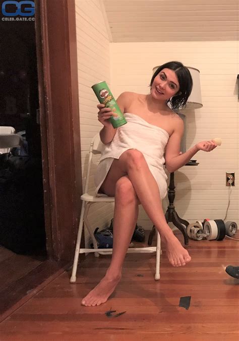 Daniella Pineda Nude Pictures Photos Playbabe Naked Topless Fappening