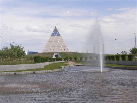 Дворец Мира и Согласия в Астане история строительства и описание