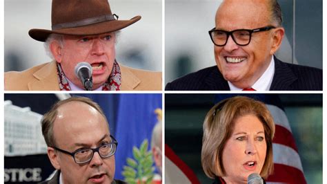 លោក ដូណាល់ ត្រាំ និងមនុស្សជំនិត១៨នាក់រងការចោទប្រកាន់ពីតុលាការពីបទចង់ផ្លាស់ប្តូរលទ្ធផលឆ្នោត