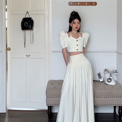 여름신상하객룩세트바캉룩 아이보리 끈나시 반팔 퍼프소매 크롭 뷔스티에 하이웨스트 플레어 A라인 롱스커트 투피스셋업 봄자켓 블라우스 20대 30대 쇼핑몰 추천 방콕