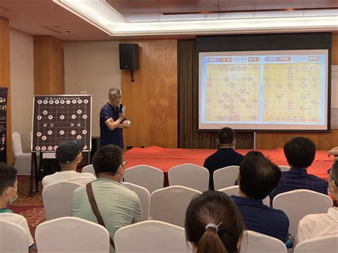 打通专业与业余，上海杯现场大师讲棋提携小棋手宇兵象棋向冠军