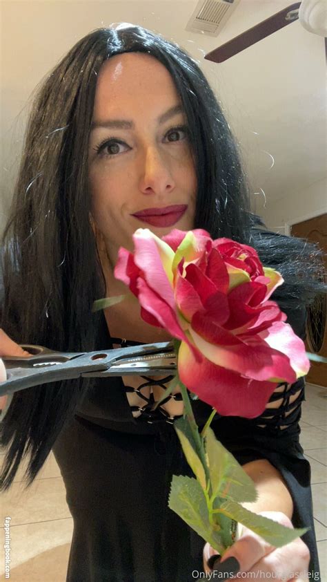 Hourglassleigh Nude Onlyfans Leaks Fappening Fappeningbook