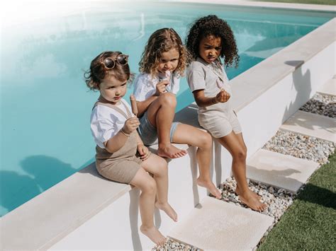 Silly Silas Shorty Tights Acorn Korte Maillot Met Bretels Donkerbruin Minipop