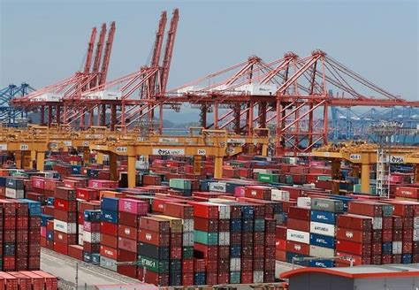 ‘관세 불확실성 후폭풍수출기업 2곳 중 1곳 전 분기 대비 자금사정 악화”