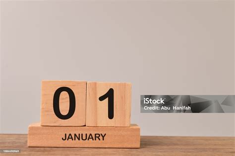 텍스트에 대한 빈 공간이있는 1 월 01 에 대한 나무 블록 캘린더 0명에 대한 스톡 사진 및 기타 이미지 0명 12월 1월 Istock