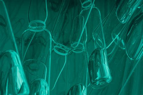 주사용 유리 의료 앰플 바이알 약은 암풀라에 수성 용액을 가진 액체 염화나트륨입니다 닫습니다 병 앰프 멀티 컬러 0명에 대한 스톡 사진 및 기타 이미지 Istock