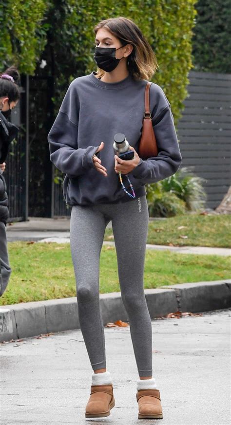 Kaia Gerber Has Joined The Mini Ugg Boots Gang Winter Fashion Outfits Outfit With Uggs Kaia