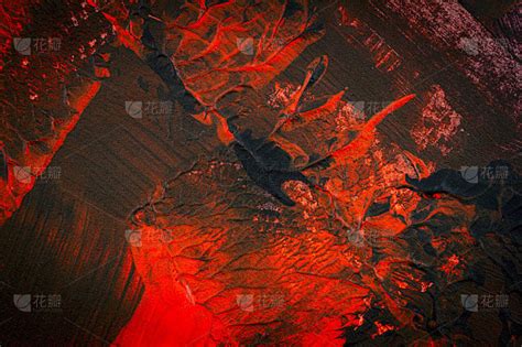 黑色和红色手绘丙烯酸背景