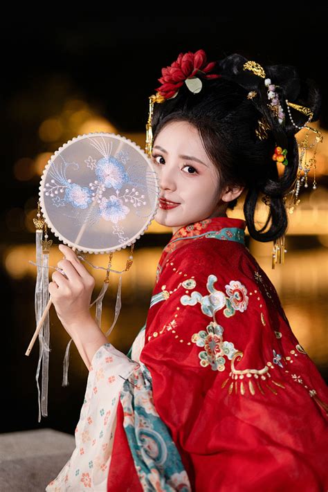 人闲桂花落夜静春山空