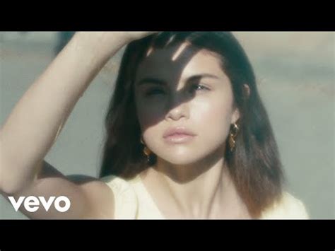 Selena Gomez S Yellow Dress In Fetish Video Ps Fashion