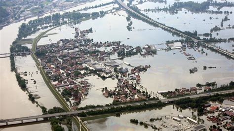 Hochwasser Flutschäden Belaufen Sich Auf 67 Milliarden Euro Welt
