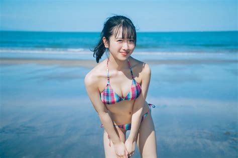 上村ひなの（日向坂46）写真集「そのままで」より。（撮影：藤原宏） 日向坂46上村ひなの、白ランジェリーで無邪気な笑顔 [画像ギャラリー