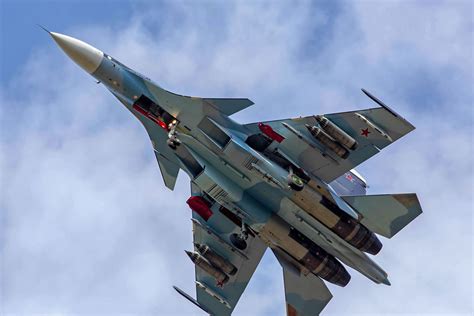 Командиру російского авіаполку повідомлено про підозру за обстріл Луцьку Крила Усе про