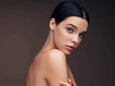 2243700 Güzel Kız Stok Fotoğrafları Resimler Ve Royalty Free