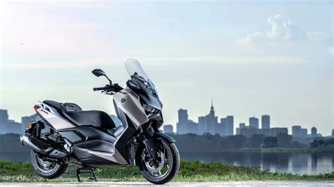 Motorrad Vergleich Yamaha Xmax Tech Max Vs Yamaha Xmax