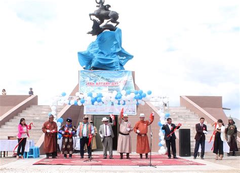 “Дэлхийн соёлын биет бус өв Монгол туульсад” зориулан бүтээн босгож