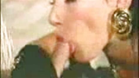 can anyone identify her or this video i think ron jeremy is also