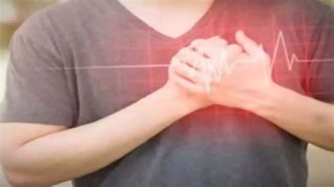 ఖోఖో ఆడుతుండగా తీవ్ర విషాదం గుండెపోటుతో 9వ తరగతి విద్యార్థి మృతి