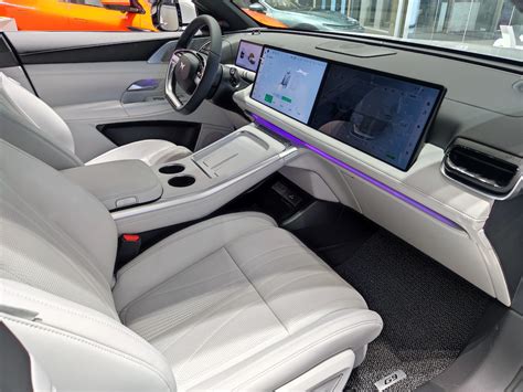 淡雅纯粹，与生俱来——2024款小鹏g9又进化了！