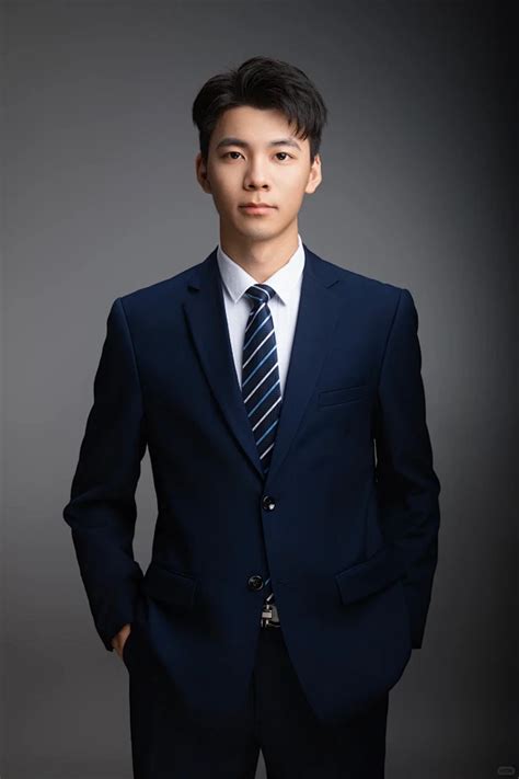 商务男士高级感职业照广州形象照 花瓣网