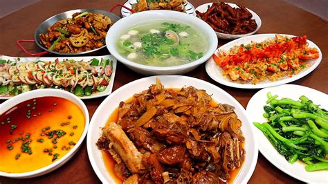 家人齊聚一堂，晚餐吃鐵鍋燉大鵝，軟爛入味，一家老小吃撐了！ Youtube