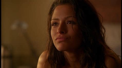 รู้จัก Sarah Shahi แม่บ้านสุดร้อนแรงจาก Sexlife Bt Beartai