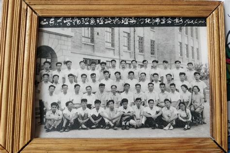 物理学院本科生党支部赴黄岛拜访杰出校友魏世杰先生 物理学院学生管理