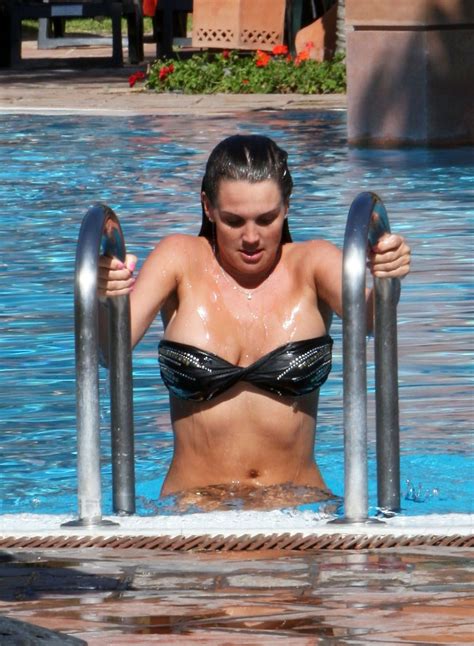 Danielle Lloyd Busty Wearing Strapless Bikini At The Pool In Tenerife Porn Pictures Xxx Photos