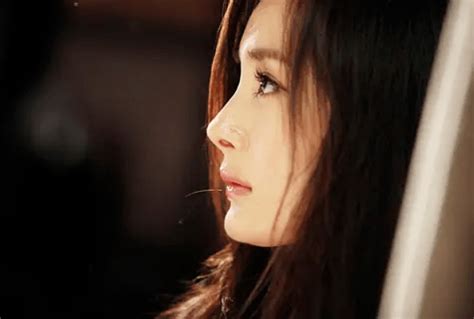 十大魔性鼻孔明星：杨幂鼻孔大的像黑洞，娜扎惊现三角形鼻孔鼻子