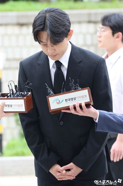 유아인 고개 숙여 인사[포토]