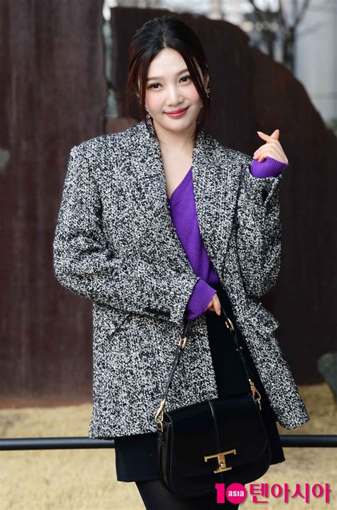 Ten포토조이 봄을 부르는 미소 텐아시아