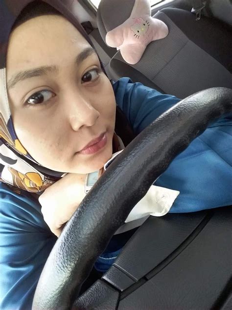 Mamah Muda Berjilbab Ditambah Bugil Dengan Gaya Binal Skandal Foto
