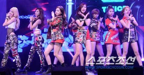 트와이스 데뷔 지효 10년 연습생 생활 좋은 결과 있어 기뻐 소감