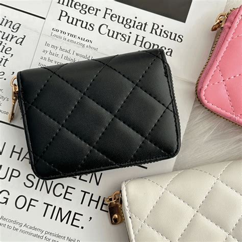 [🚀당일발송] 🔥2개 이상 구매 시 할인 이벤트 💸다이아몬드 패턴 지갑 에이블리