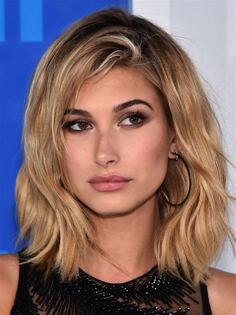 Hailey Bieber Model Personality Socialite Host