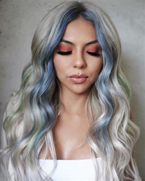 Модний колір волосся 2025 актуальні відтінки фото ідеї