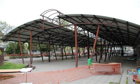 Започнаха ремонтните дейности на Общинския пазар в Тетевен