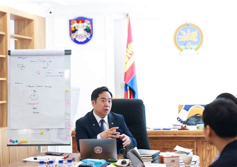 НИТХ ын дарга А Баяр зам тээврийн ослын хэмжилт зэргийг дроноор шийдэх талаар санал солилцлоо