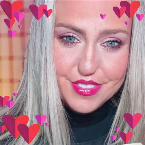 Acnescarsacne Scar Makeup Tutorial Over 40 If I Can Make Content And Grab Peoples Attention So