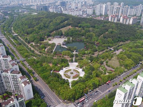 성남시 42만㎡ 중앙공원에 맨발 황톳길·수목 관찰 숲 만든다