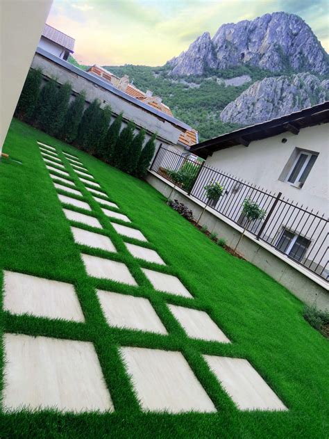 Озеленяване на частен двор Инекс Трейд ЕООД Строителство и строителна механизация Враца