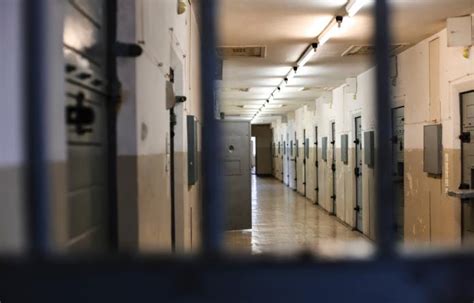 受刑人的生活長啥樣？監獄「作息表」曝 網驚：比當兵爽 新奇 Nownews今日新聞